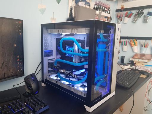 Light blue and monochrome build by yamnmunch - Intel Core i7-9700K ...