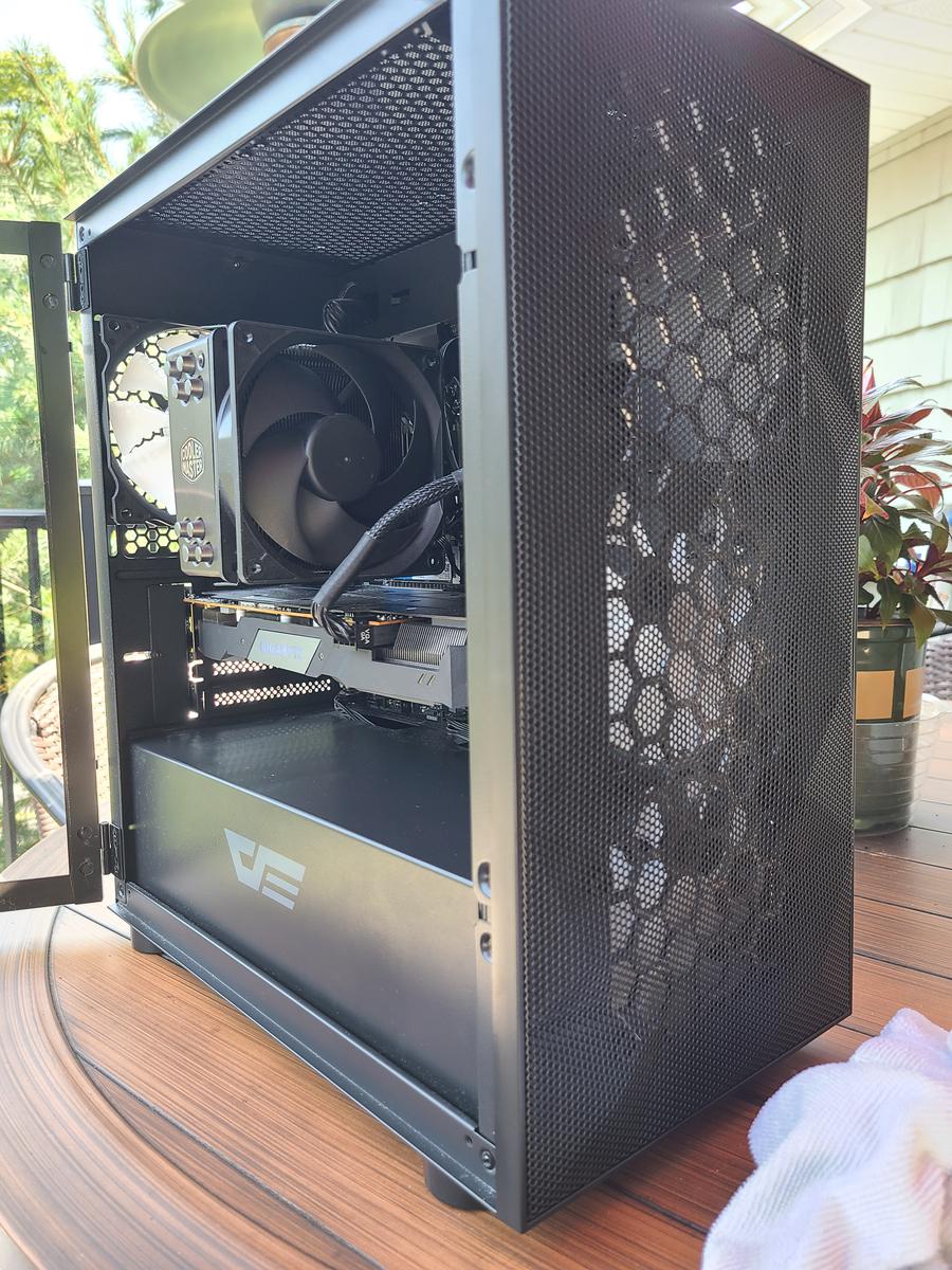 Which way is this fan supposed to be facing on the cpu cooler? : r/PcBuild