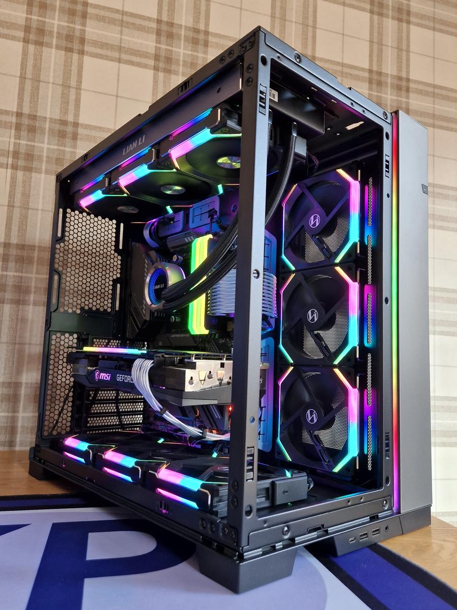 New case looks sickkkk : r/pcmasterrace