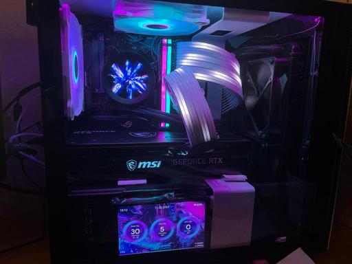 NZXT H210I Build w/Lian Li Strimer Plus Cables & In-Case mini Display ...