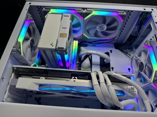 Kinda UwU White Gamer PC by M_Oswald - Intel Core i7-12700K, Lian Li ...