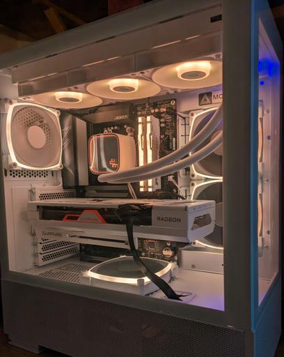 AMD build by null_undefined - AMD Ryzen 7 7800X3D, Radeon RX 7800 XT ...