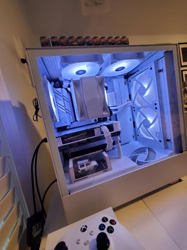 Clean Aesthetic/White by toastee_turbo - Intel Core i7-12700KF, GeForce ...