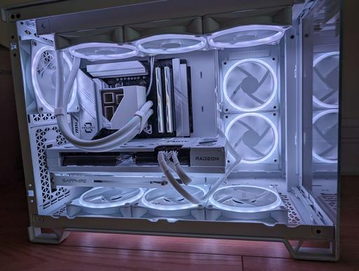Simple and Clean - Corsair 2500x by Codys611 - AMD Ryzen 7 7800X3D ...