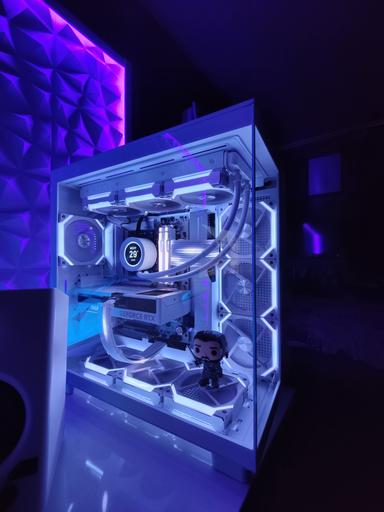 White Clean Build [2024] by edvinbacon - AMD Ryzen 7 7800X3D, GeForce ...