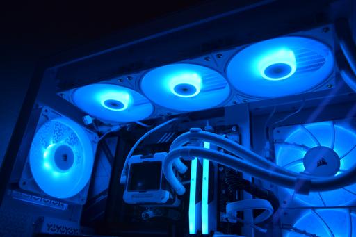 Frost PC by LaunchedFN - AMD Ryzen 5 7600X, GeForce RTX 4060, Corsair ...