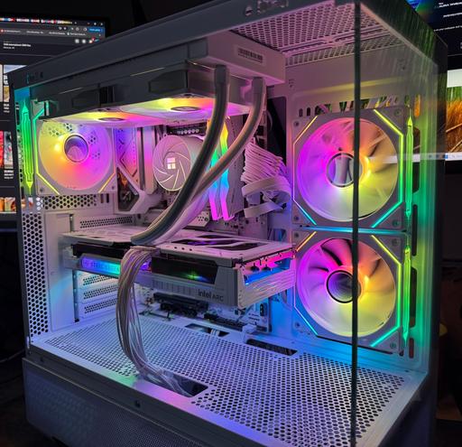 Arc B580 White Build by Aroryborealis - Intel Core i5-14400, Arc B580 ...