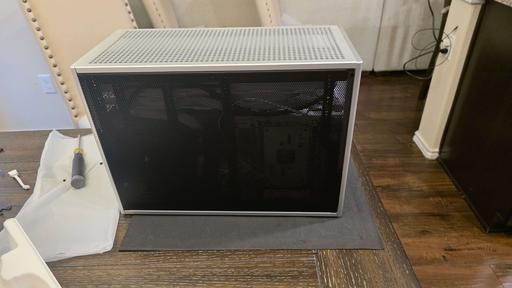 Ncase M2 by PunchlinePro - AMD Ryzen 9 9950X3D, GeForce RTX 5080 ...